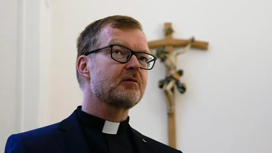 Abusi, il gesuita Zollner si dimette in polemica dalla commissione per ...