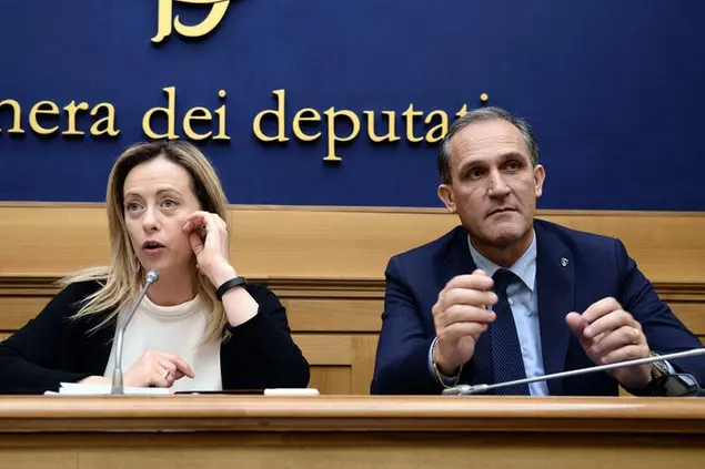 Italiano lingua obbligatoria in Costituzione, FdI presenta un ddl per ...