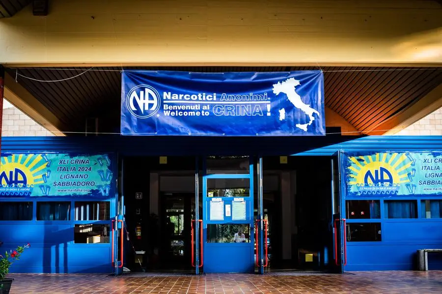 Viaggio nel mondo dei Narcotici Anonimi: «Se non curi la parte ...