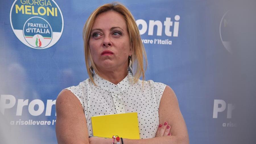 Meloni sulla copertina di Chi, quale peso politico ha