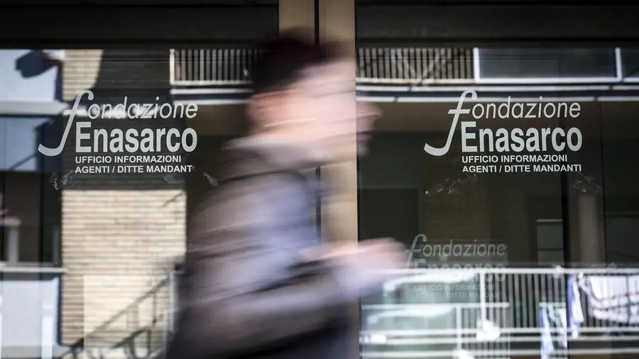 Enasarco, la giostra milionaria: spese pazze e incarichi a Caputi