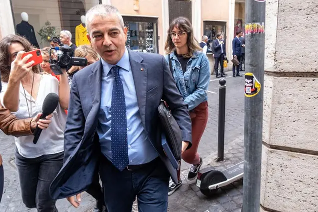 Chi è Giovanbattista Fazzolari, possibile sottosegretario alla ...