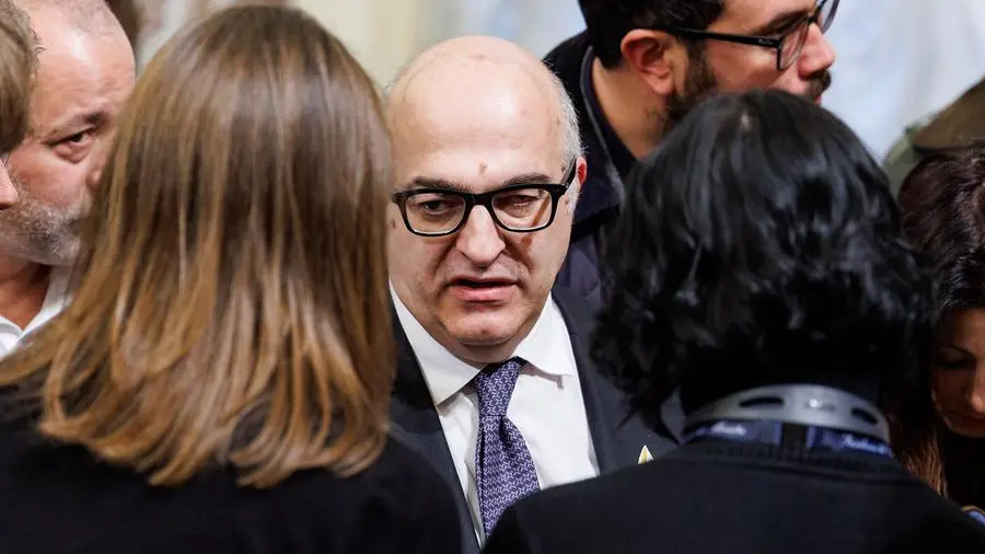 Non c’è posto per Mario Sechi. A Chigi vince la tribù di Meloni