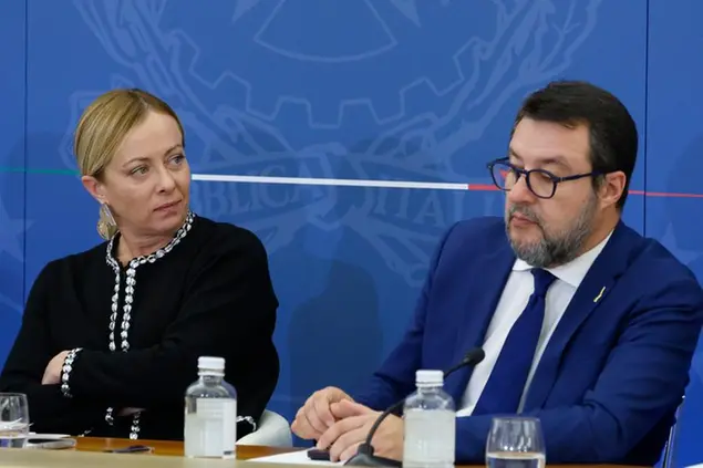 Dal Mes ai casi giudiziari, il metodo del rinvio logora Meloni e ...