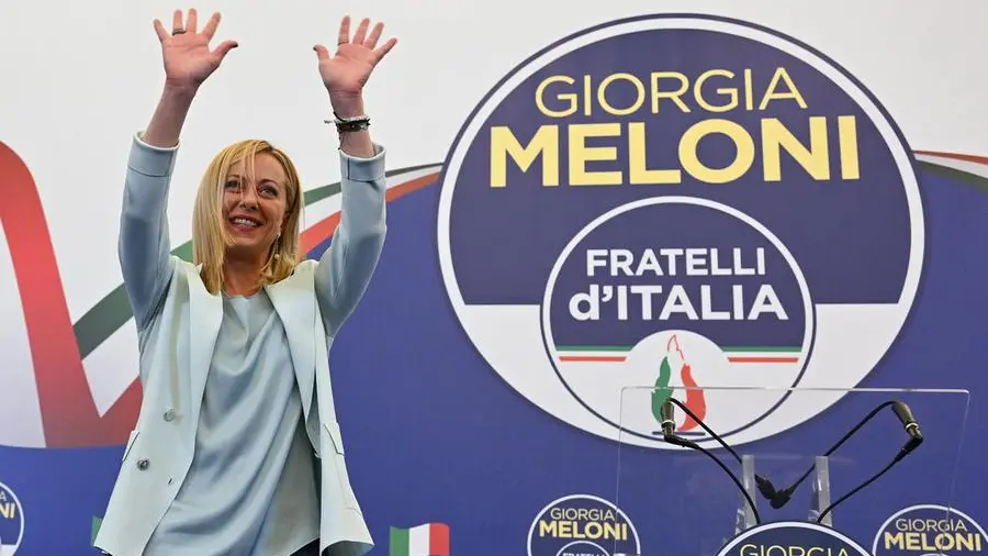 Meloni stretta tra “nostalgie” e silenzi. Il fascismo del XXI secolo è ...