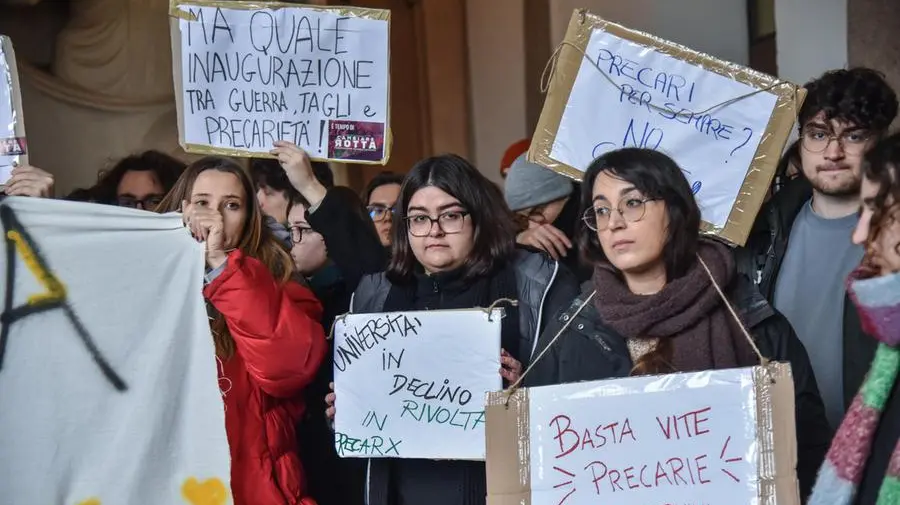 Salari bassi e carriera precaria: la fuga dei cervelli è inarrestabile
