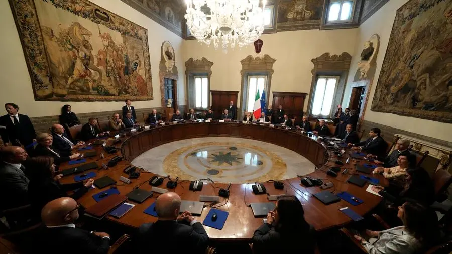 Lunga (breve) vita al nuovo governo
