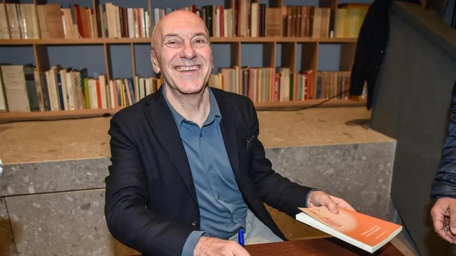L’Agi (in rosso) fa ricco Velardi: gli affari milionari con l’Eni