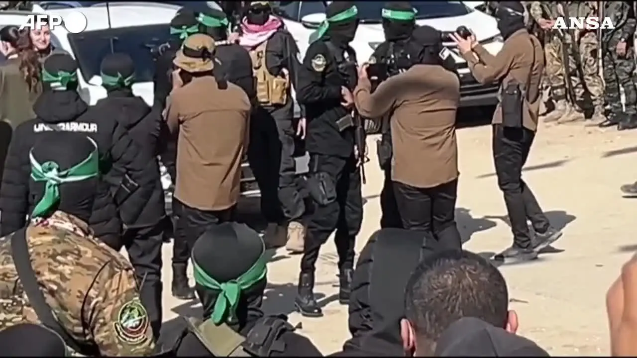 Liberate 4 soldate israeliane e 200 palestinesi. Altra prova di forza ...