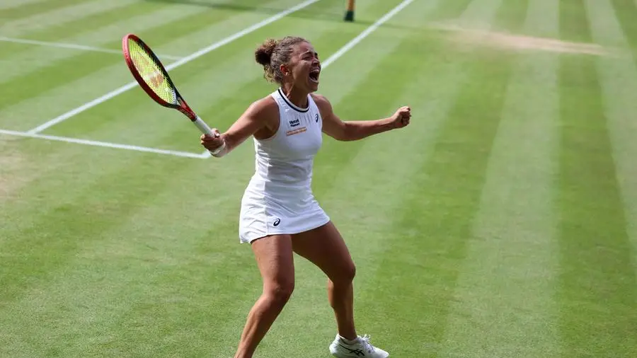 Piedi veloci, racchetta larga e il tennis col sorriso sulle labbra ...