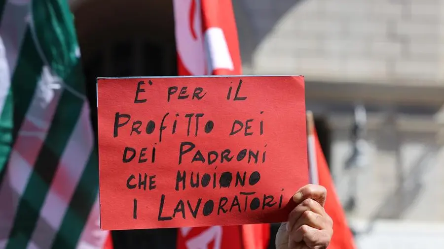 Il lavoro povero è sempre più povero, l’Italia si svegli
