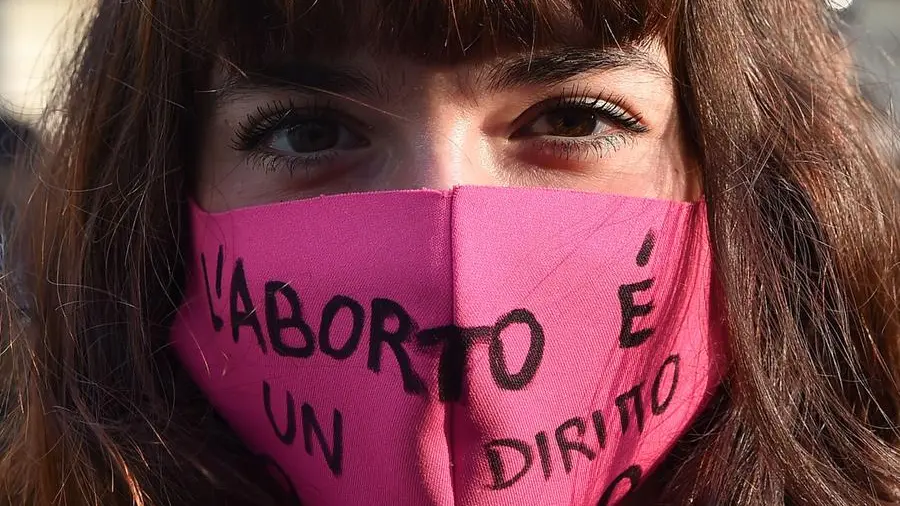 Legge 194, i dati con un anno di ritardo. Meno obiettori e più aborti ...