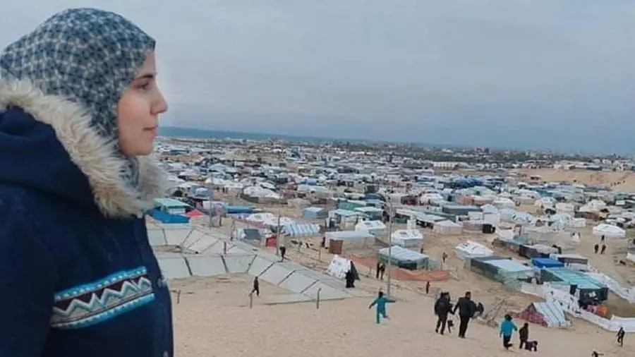 Mariam Qosh: «Ogni bomba che cade su Gaza può essere il mio ultimo verso»