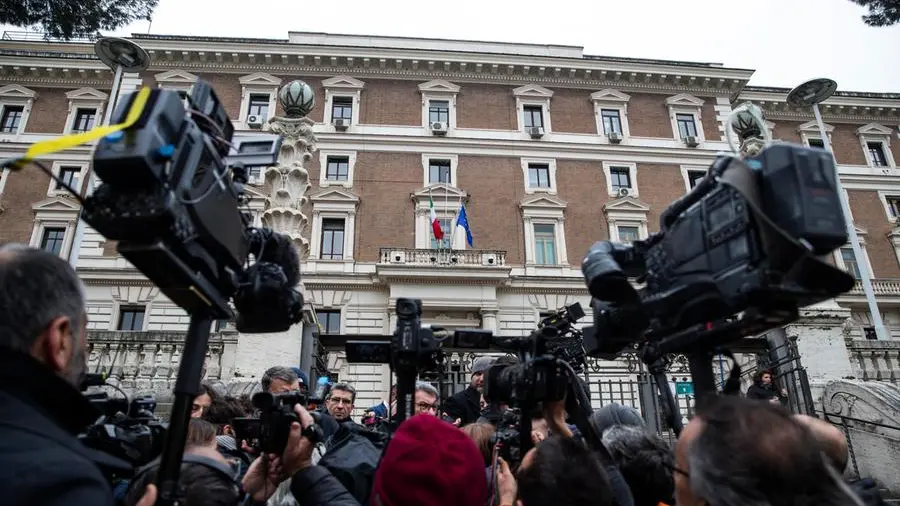 Tra gaffe, tv e propaganda. La dura vita del portavoce