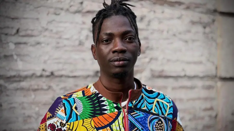 La storia di Faburama Ceesay, tornato in Gambia dalla Sicilia per ...